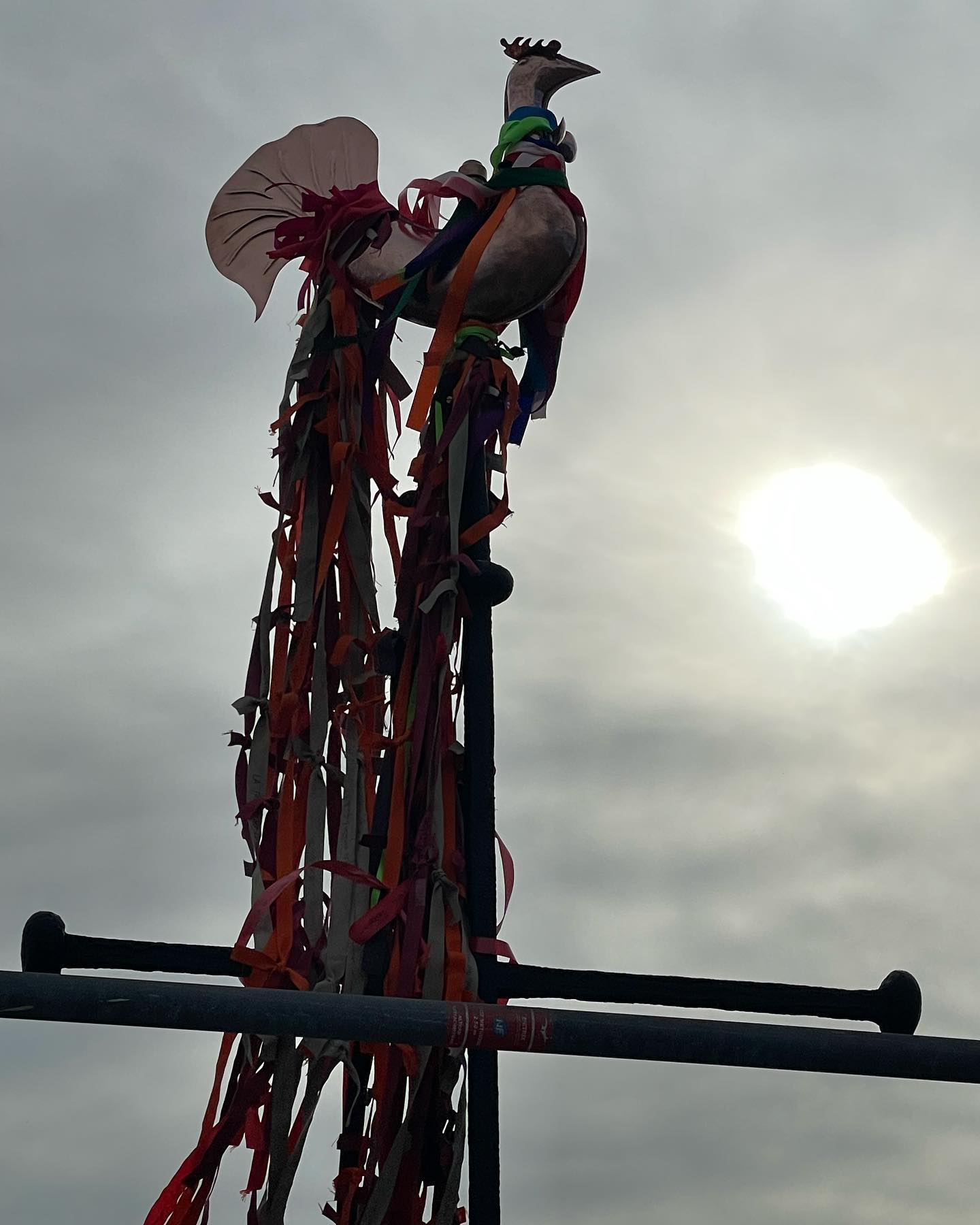 Installation du Coq sur le clocher de la Madeleine - Catho Rouen